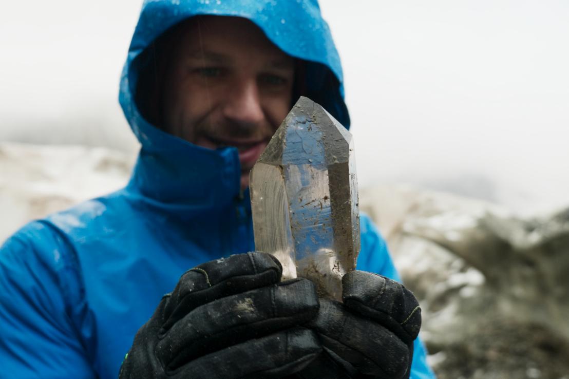 8 - SWITZERLAND, DIGGING CRYSTAL