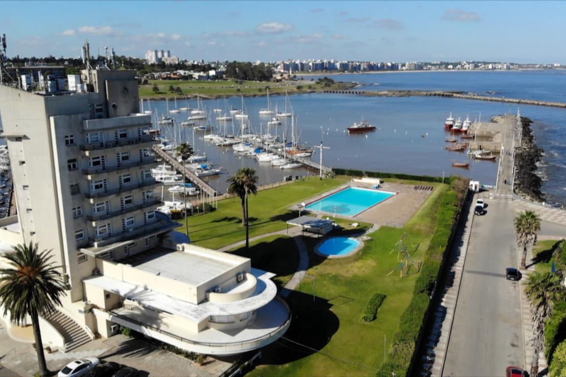 MONTEVIDEO, A BEAUTIFUL ART DECO SURPRISE